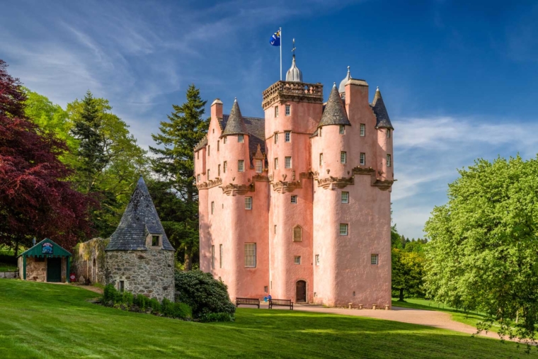 15 Best Castles in Scotland to Visit in 2024 - The Planet D