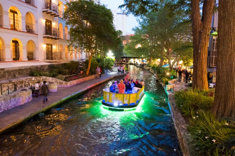 26 Best Things to Do in Texas We Recommend in 2024 - The Planet D