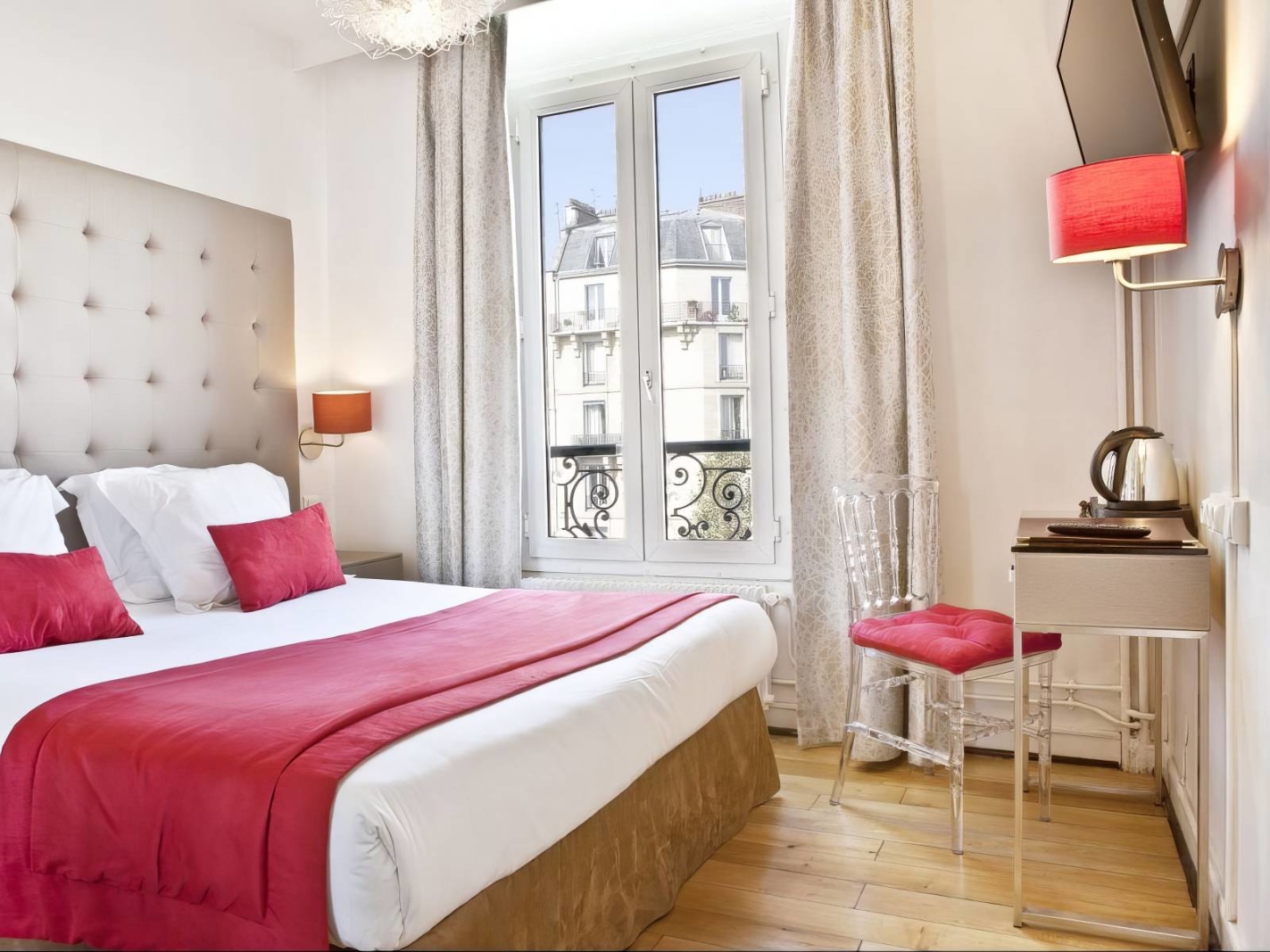 21 Best Paris Hotels with Eiffel Tower Views - The Planet D