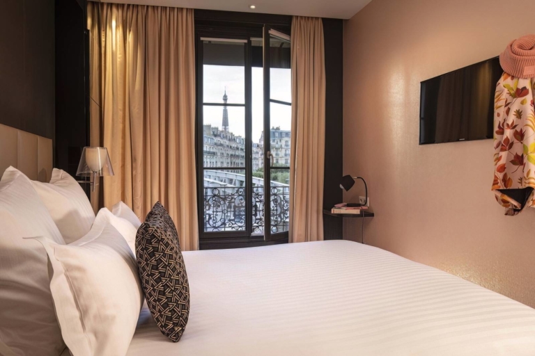21 Best Paris Hotels with Eiffel Tower Views - The Planet D
