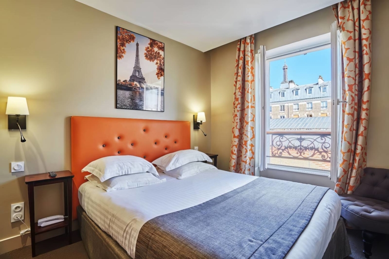21 Best Paris Hotels with Eiffel Tower Views - The Planet D