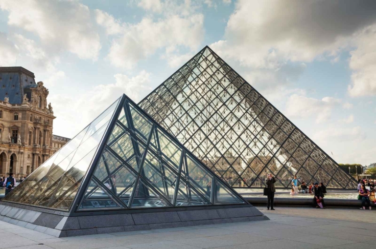 Paris in October: Weather, Fall Tips, And What to Expect - The Planet D