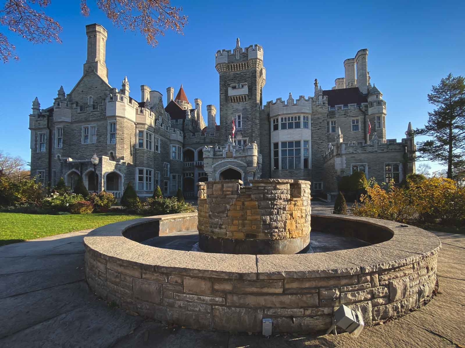 Famous Canada Landmarks to Add To Your Bucket List - The Planet D