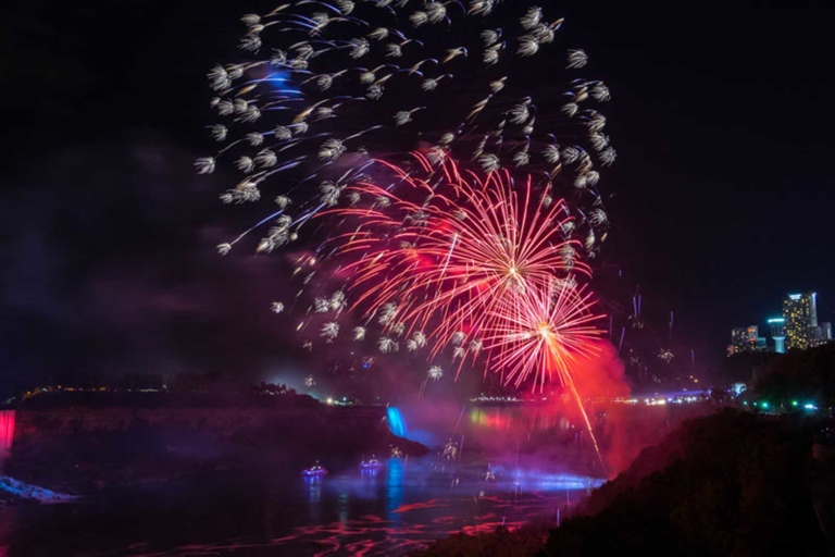 12 Fun Things to Do in Niagara Falls at Night - The Planet D